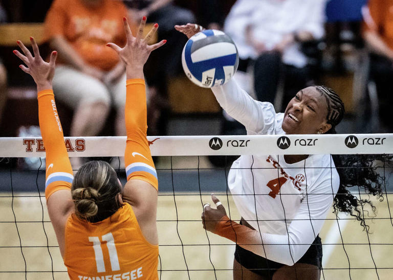 Texas volleyball vs Oklahoma: Live updates from Longhorns match against ...