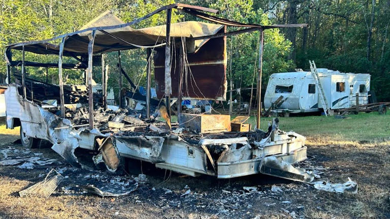 Teen accused of intentionally setting mobile home on fire in Iredell County