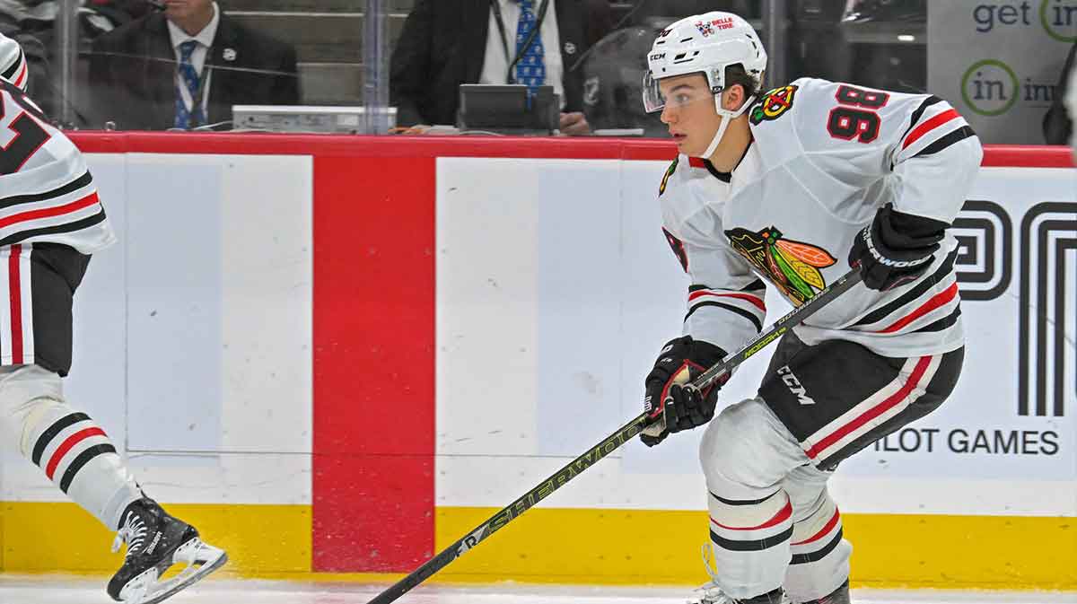 Blackhawks’ Connor Bedard scores 1st goal of 2025-26 on blistering shot