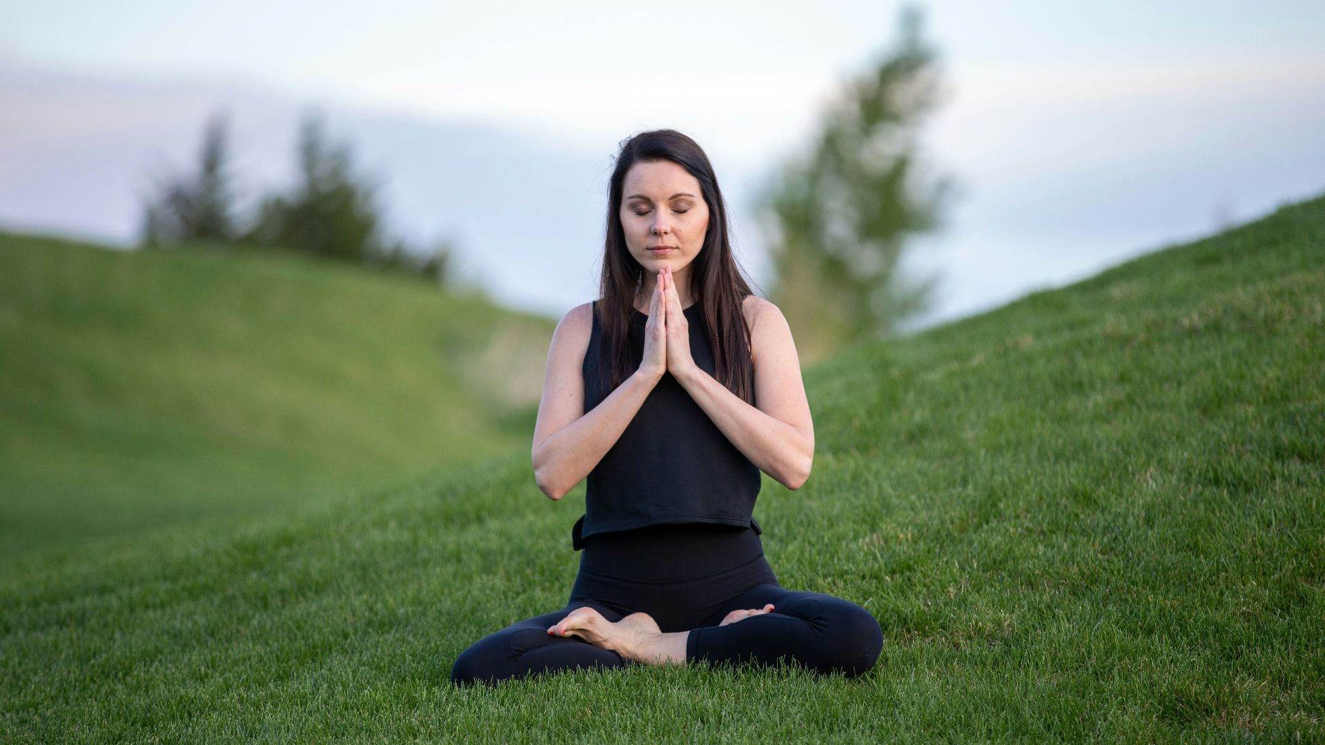 10 Reasons You Should Do Yoga & 10 Beginner Poses To Try