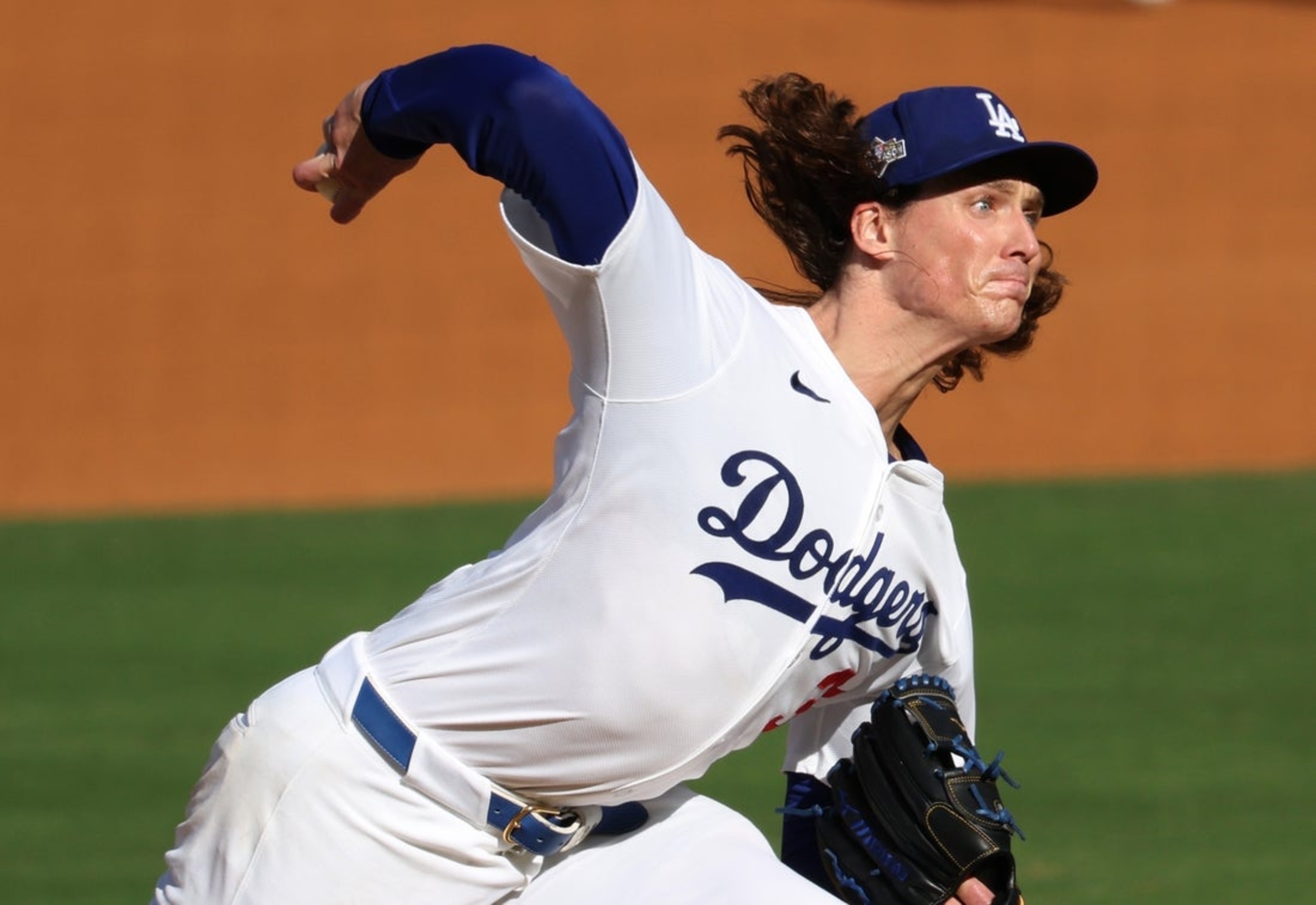 Phillies' 11th-inning error sends Dodgers into NLCS