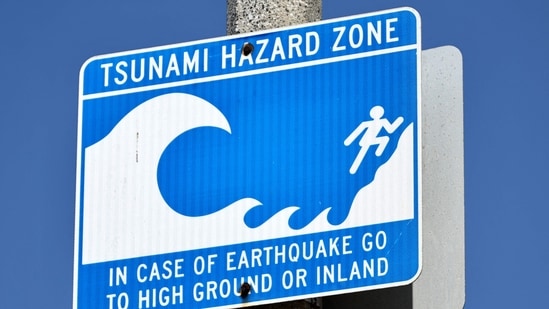 Philippines earthquake live updates: 'Destructive' tsunami threat has ...