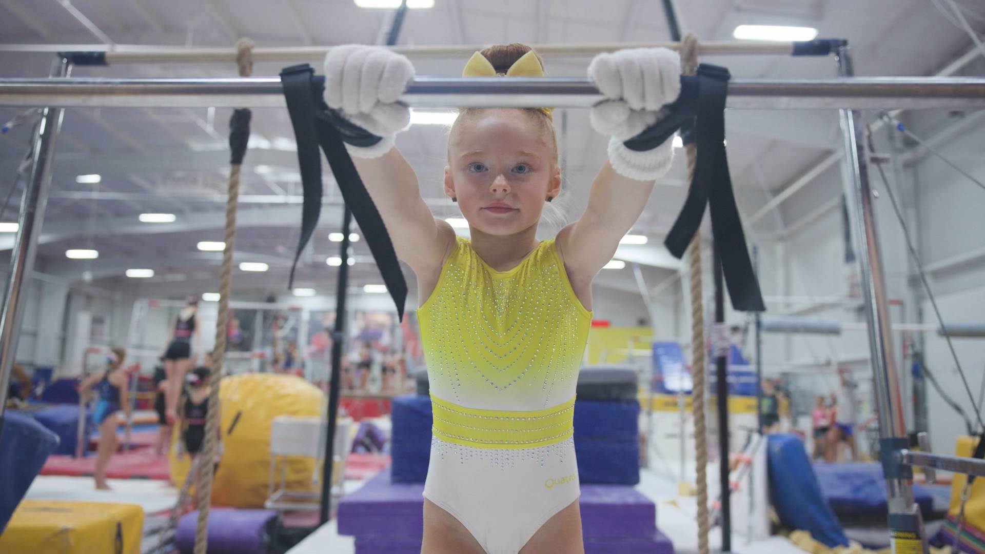 Most gymnastic bar toe-to-hand movements in 30 seconds (female) - 18 by ...