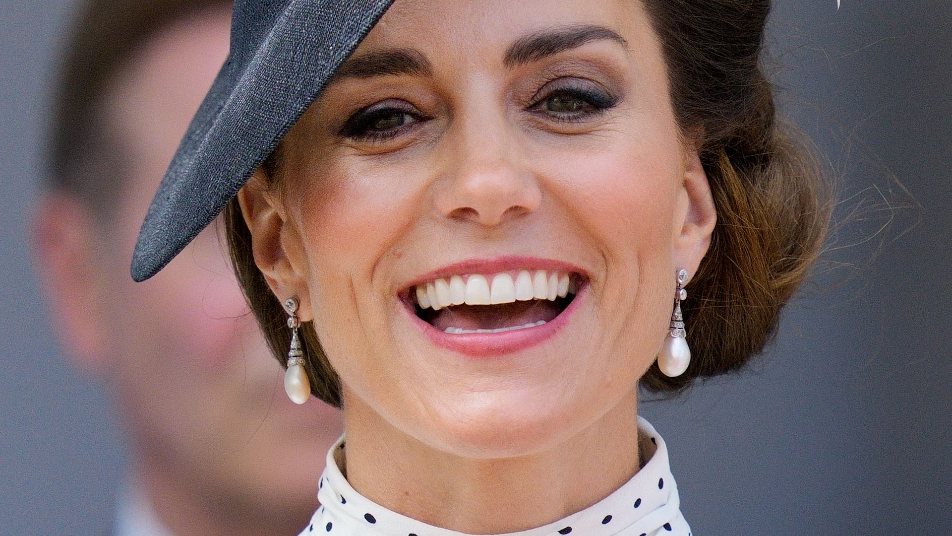 Princess Kate gives us all a lesson on how to make tights look less frumpy