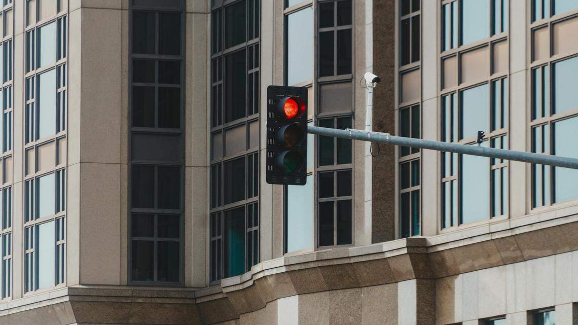 Is it OK for GA drivers to run red lights if they won't turn green ...