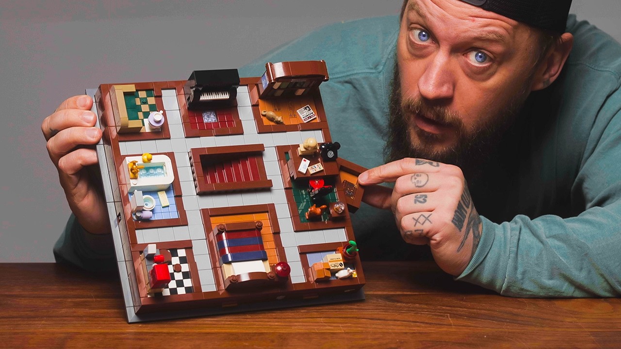 Find The 10 Hidden Treasures! - LEGO Clue Puzzle