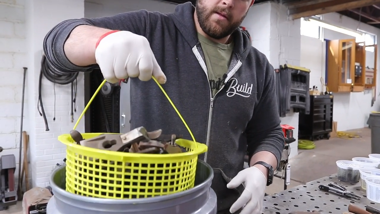 How One Man Cleaned and Restored Grandpa’s Forgotten Tools