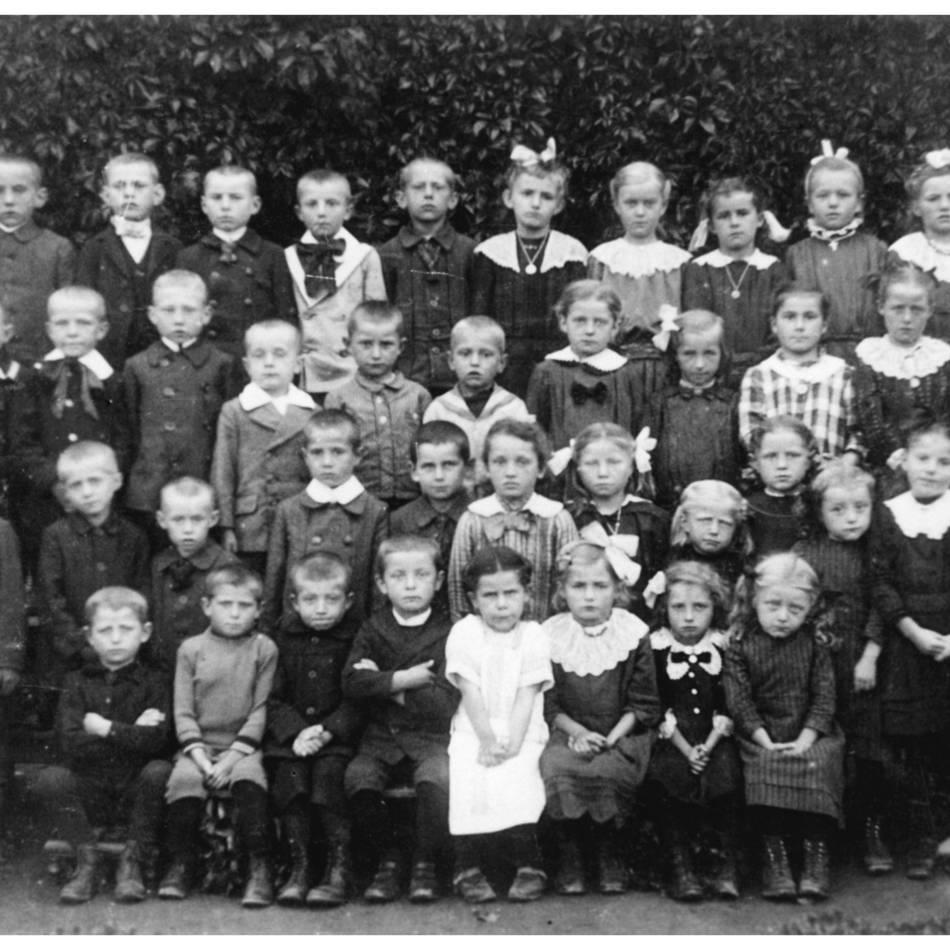 Ausstellung zur Nieukerker Schulgeschichte im Michael-Buyx-Haus