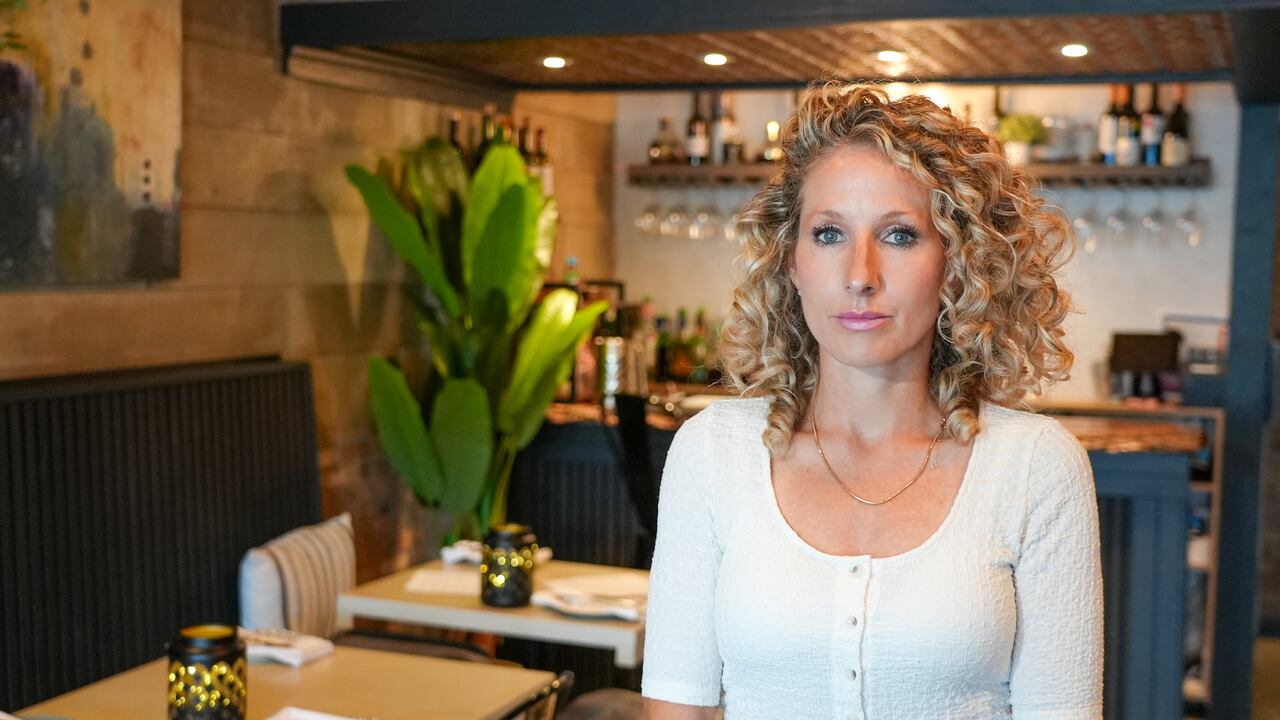 'It's sheer panic': Ottawa restaurateur says Meta wrongly banned her ...