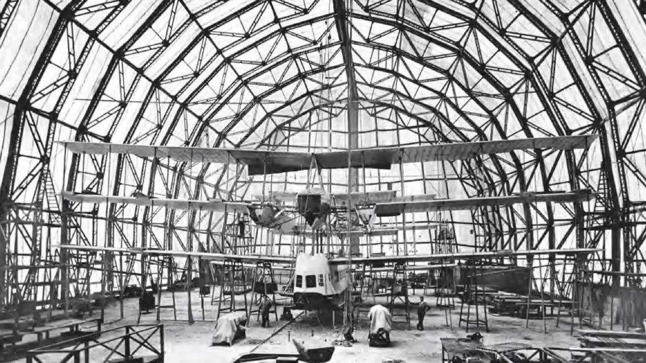 How Italy built the enormous nine-winged Noviplano