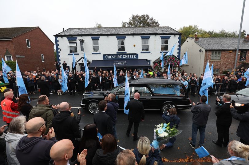 The moment mourners sing 'there's only one Ricky Hatton' as funeral ...