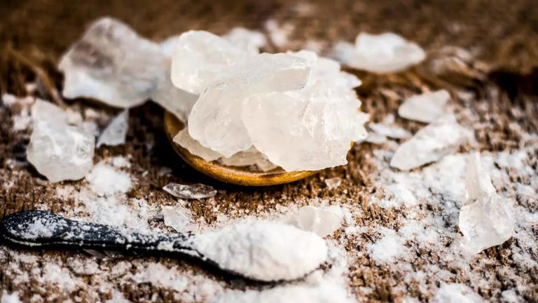 Alum benefits for skin, health, and home: Natural uses of fitkari in ...