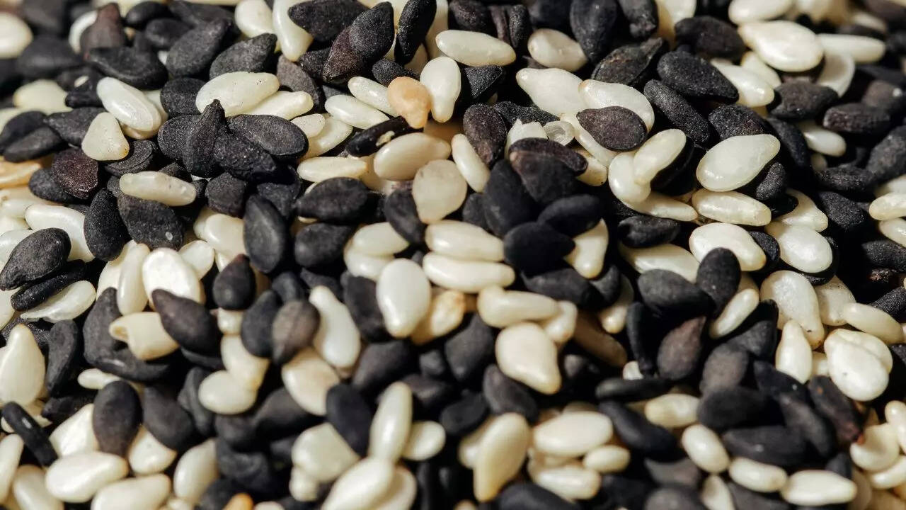 From healthy hair to smooth skin: 5 power-packed benefits of black ...