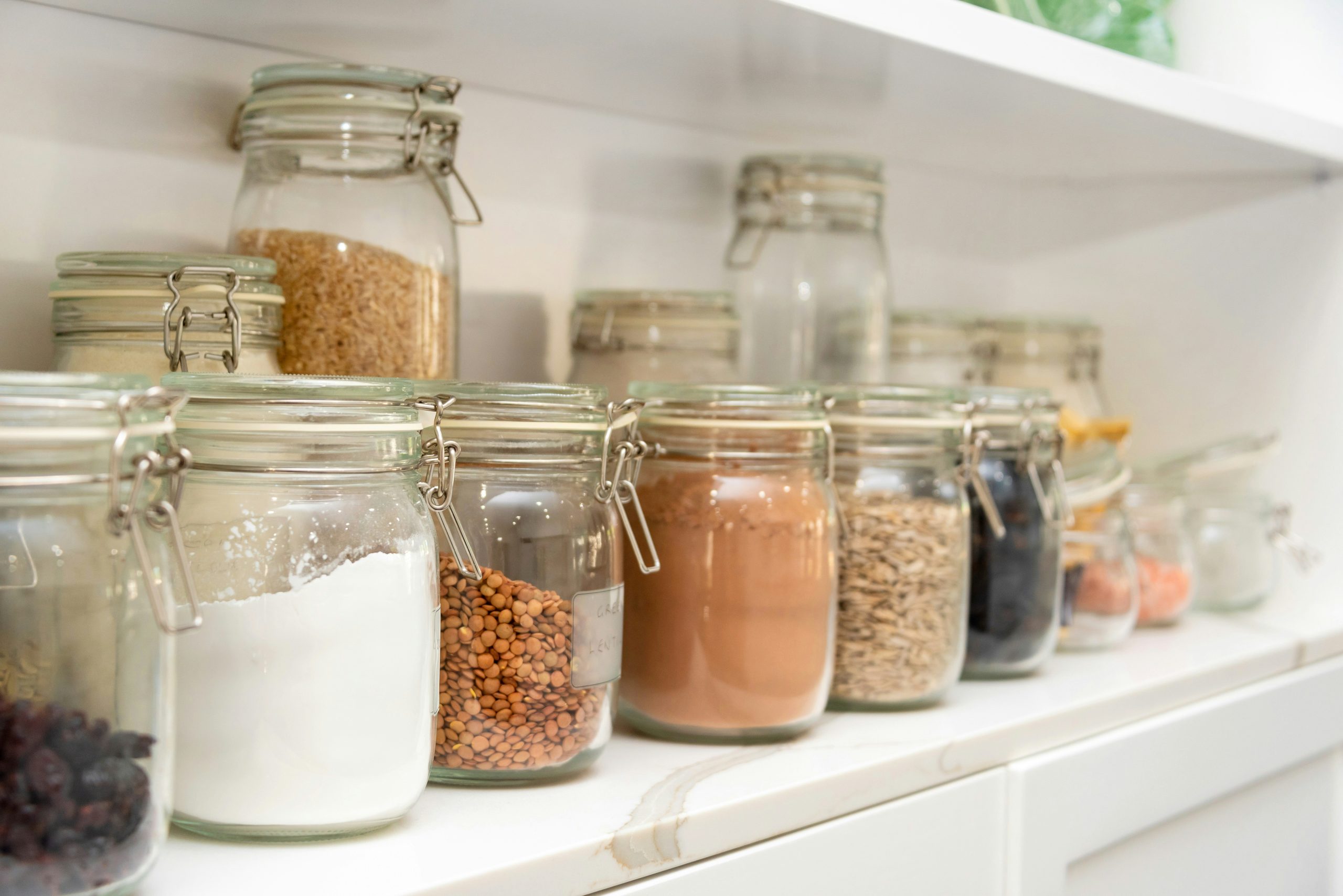 Tiny kitchen pantry organization tips that actually work