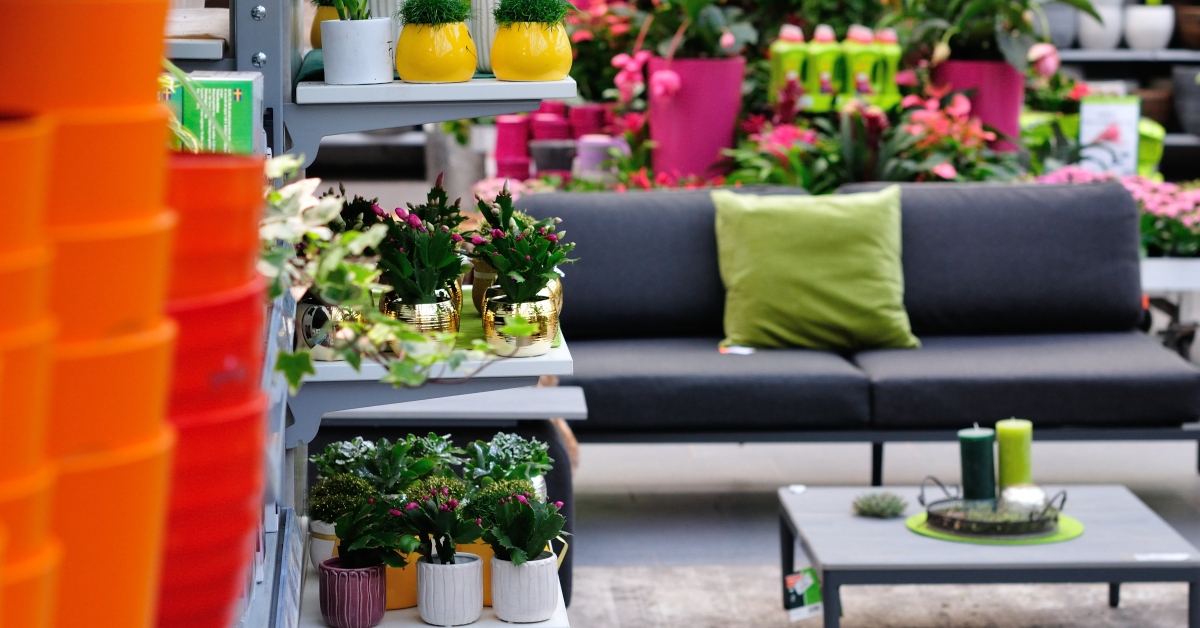 14 Tips Home Depot Employees Want You To Know Before You Buy Anything