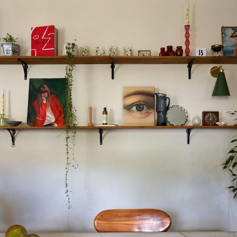 The 3-5-7 styling trick designers use to make their shelves and coffee ...