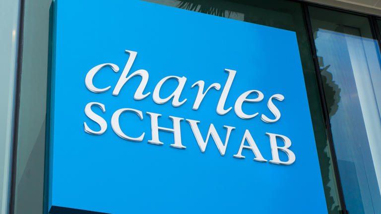Charles Schwab Holiday Hours: Are They Open on Thanksgiving?