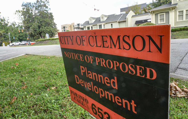 A mixed-use development with 260 apartment units proposed along College ...