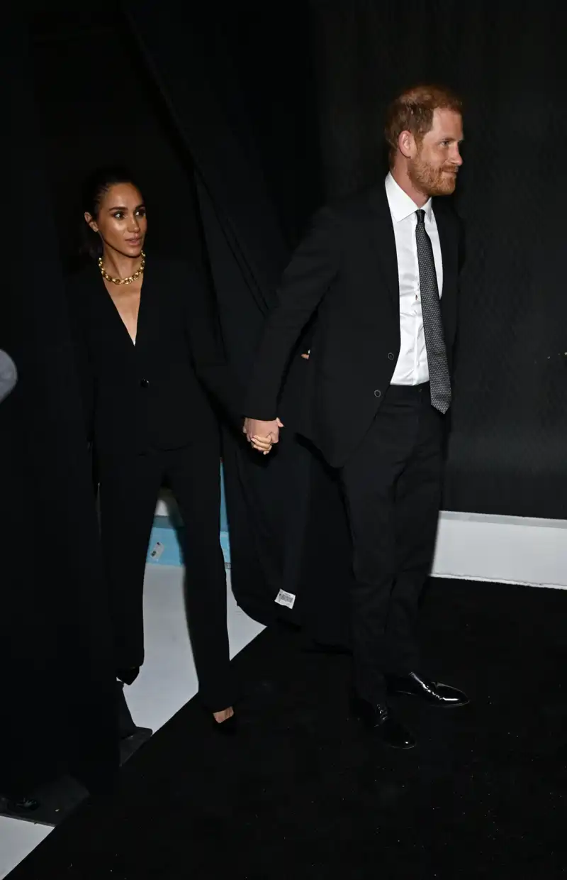 El Príncipe Harry y Meghan Markle reaparecen, muy cómplices, en Nueva ...