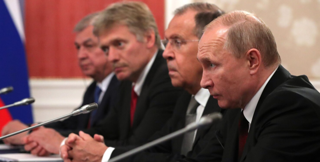 Top Moscow official admits Russia is close to internal collapse