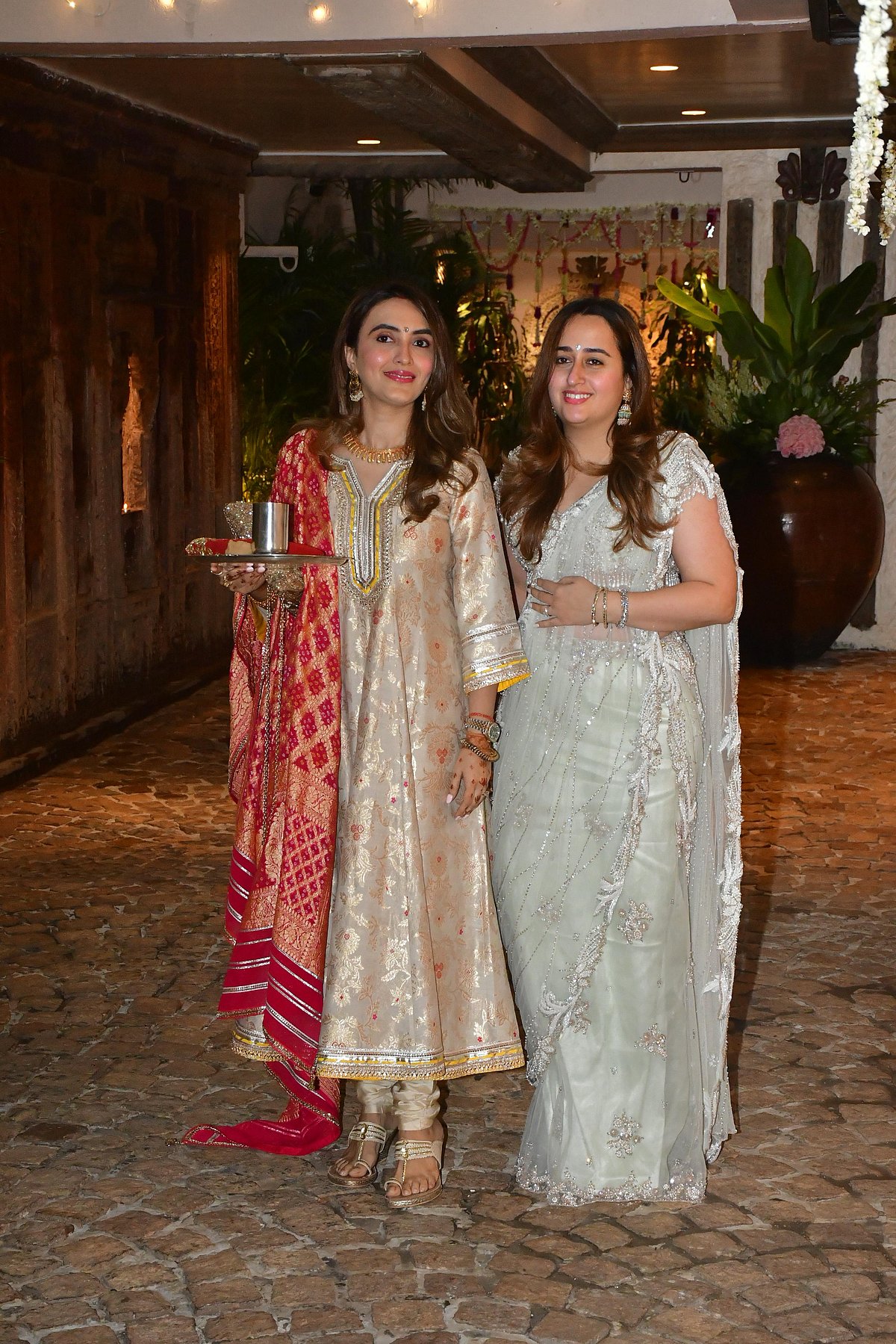Shilpa Shetty, Raveena Tandon, Mira Kapoor & Geeta Basra Dazzle At ...