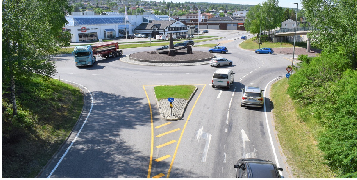 Nesten alle bilister gjør en stor feil i rundkjøringen: Alle som gjør ...