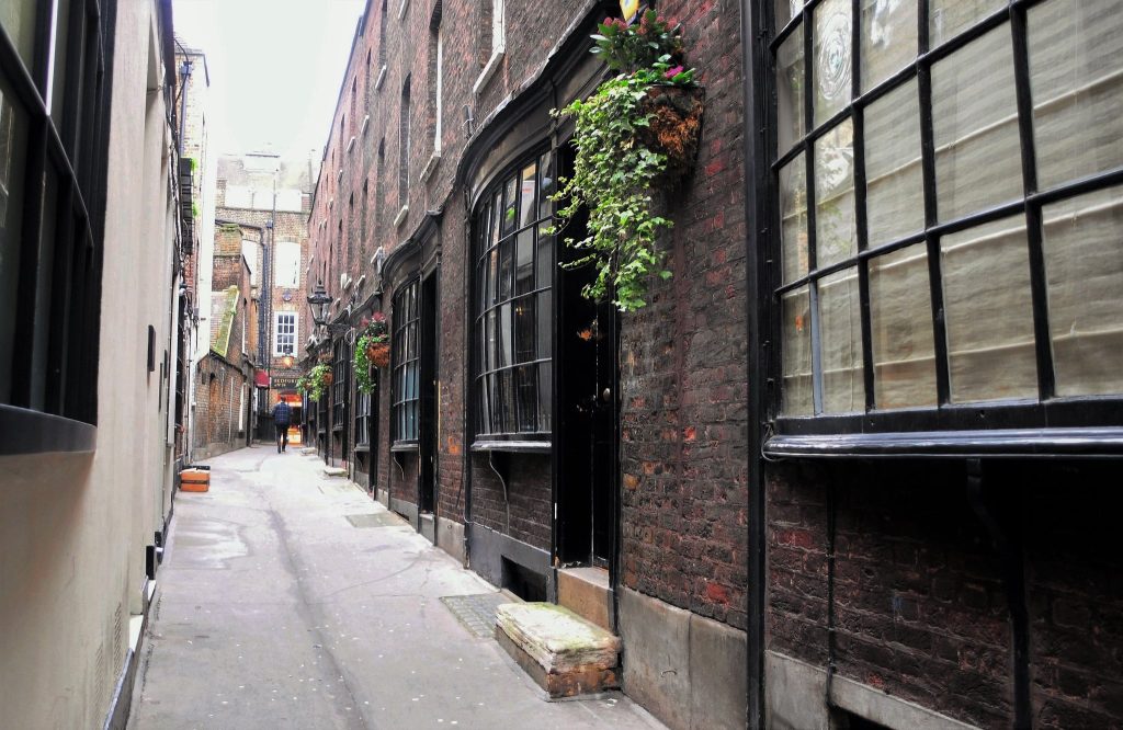London’s Best Hidden Pubs and Alleyways