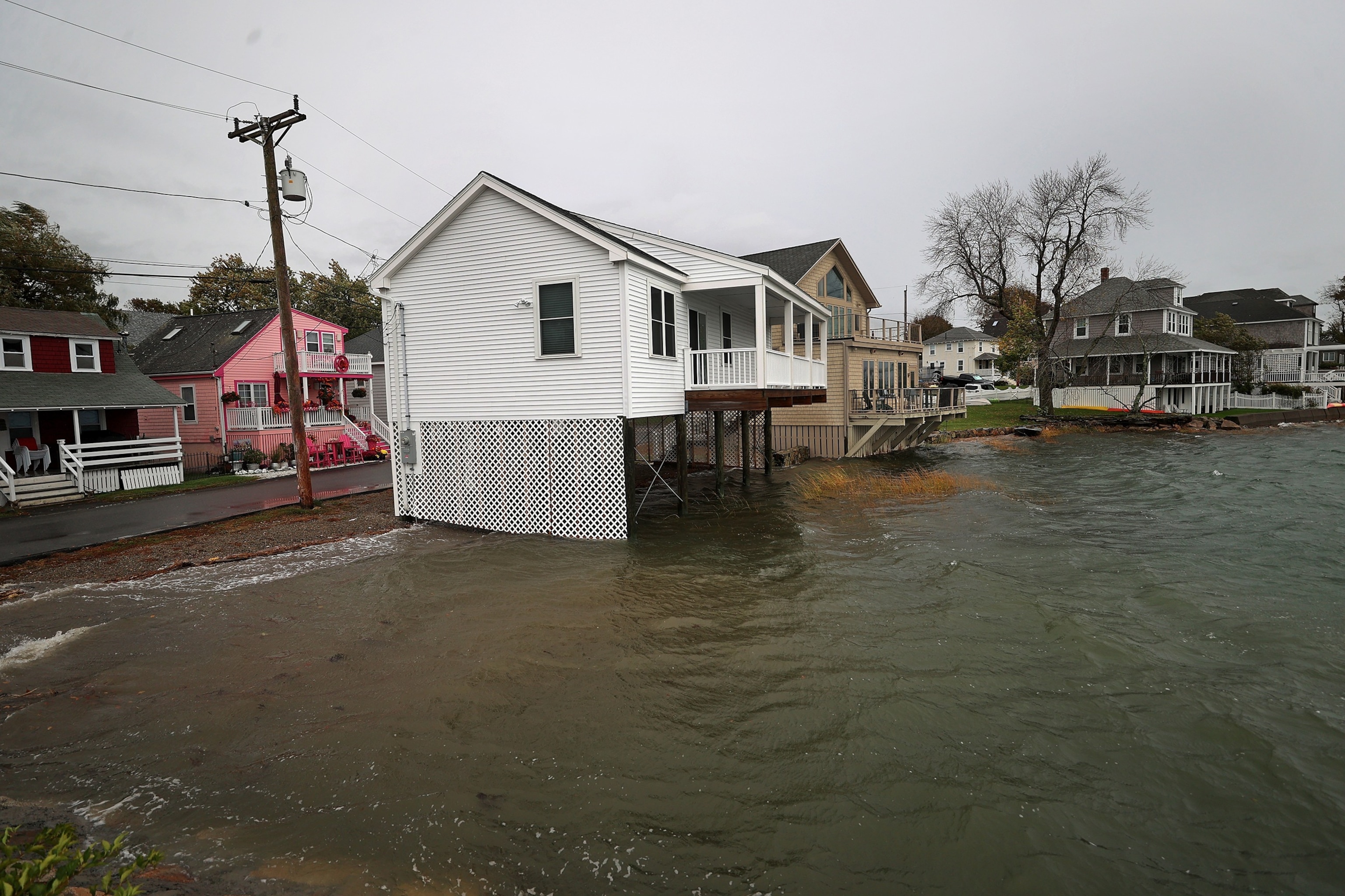 Potential nor'easter poses threat to East Coast, directly impacting ...