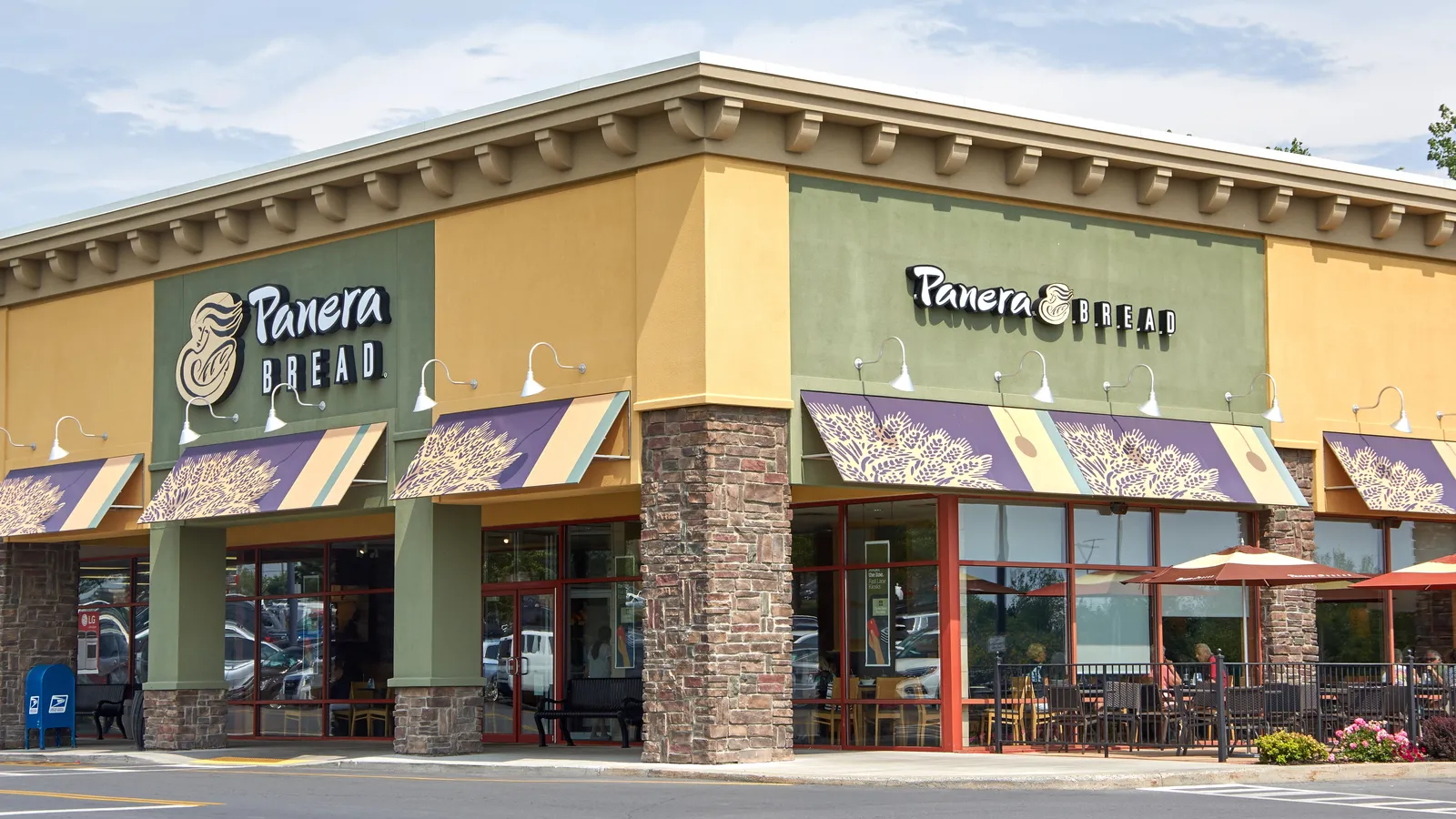 Panera Bread taps into seafood season with the return of lobster roll ...