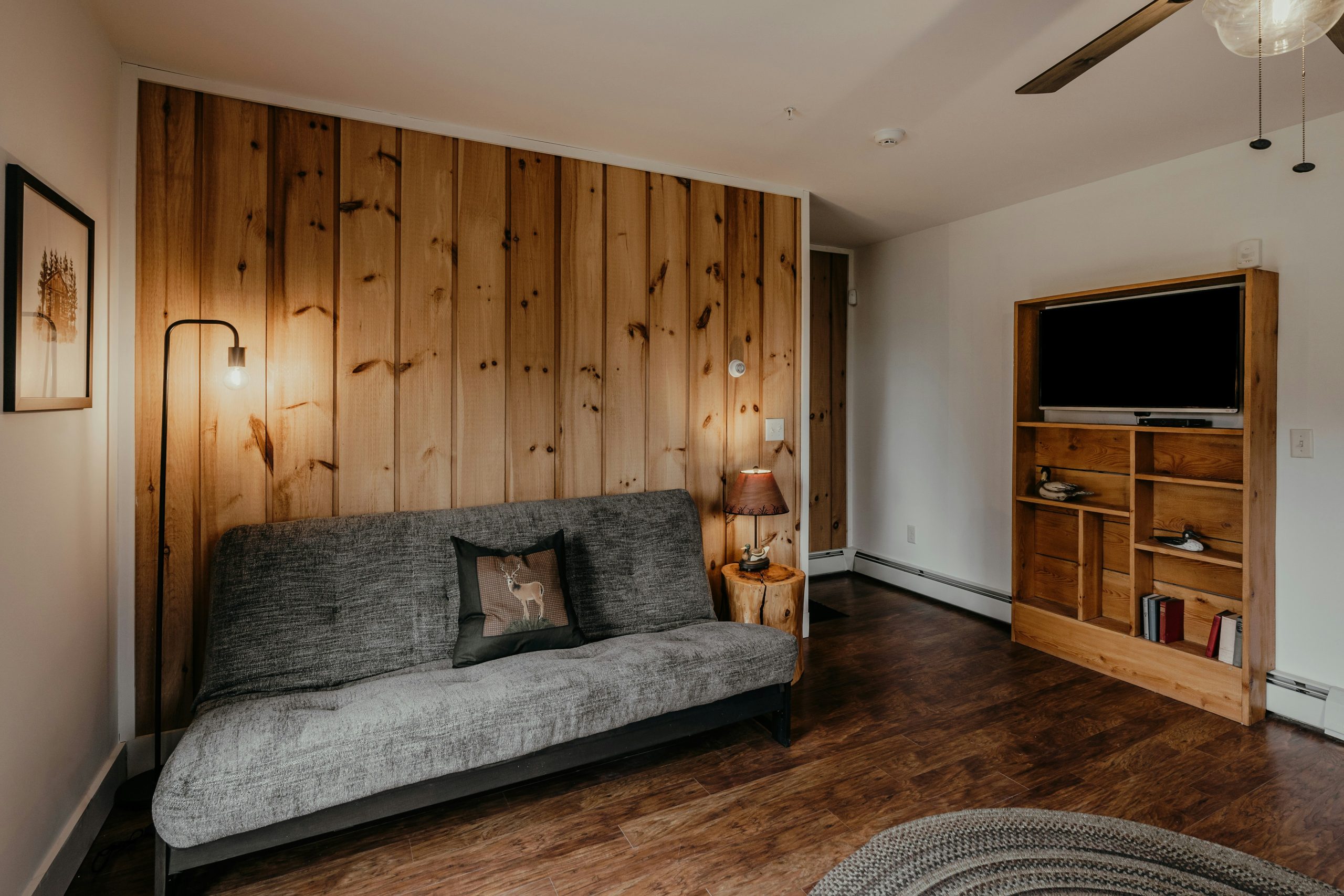 15 tips to bring warm minimalism into your living room