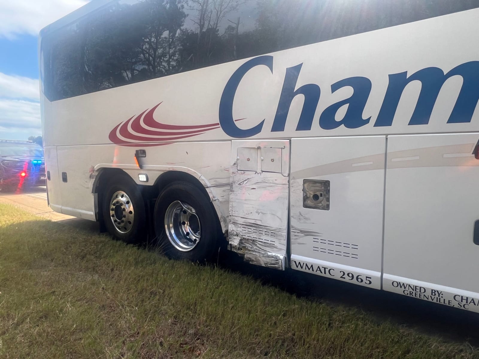 Georgia Bulldogs bus hit on its way to Auburn