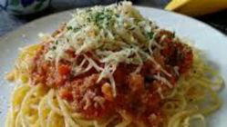 Resep Spaghetti Bolognese dengan Saus Tomat dan Daging Sapi