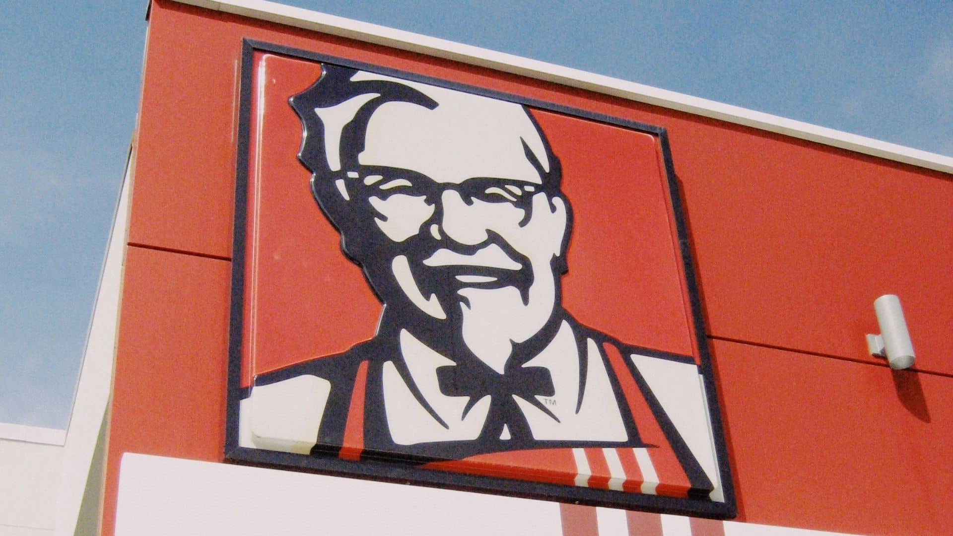 KFC Leans Into Its “Comeback Era” With Retro Favorites and Old-School ...