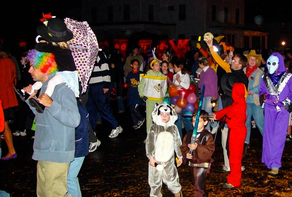 Best Neighborhoods To Trick-or-Treat on Halloween in Connecticut 2025