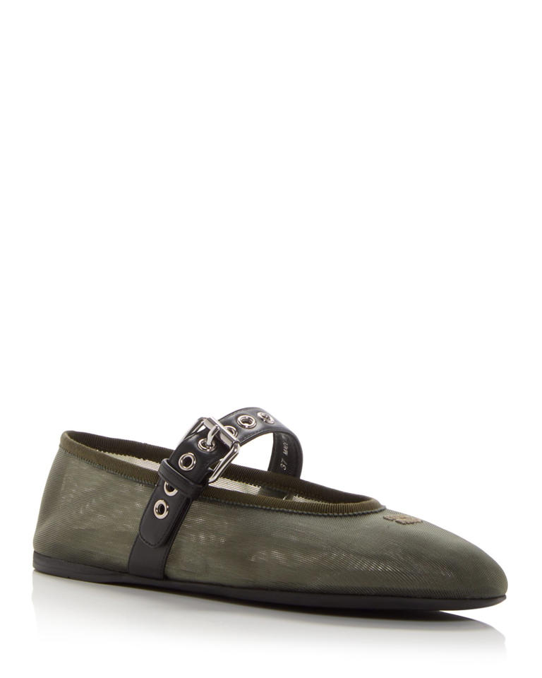 It's True—This Rich Shoe Color Trend Goes With More Than Black and ...