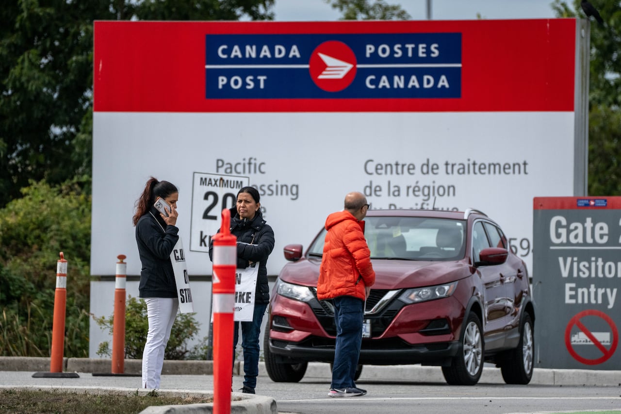 Mail delivery to resume as Canada Post union moving to rotating strikes ...