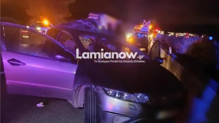 Σφοδρή σύγκρουση σε τροχαίο στην Αθηνών-Λαμίας: Φορτηγό παρέσυρε ...