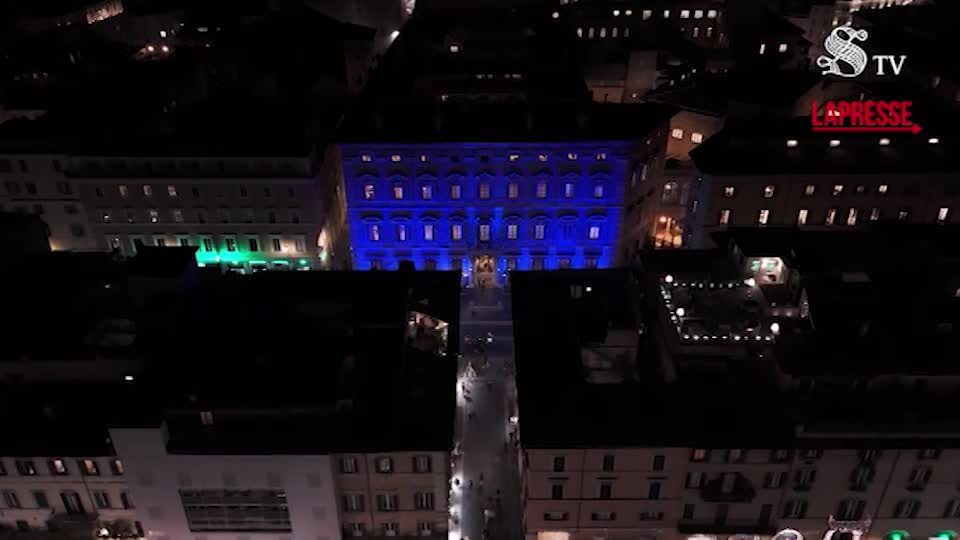 Senato, la facciata di Palazzo Madama illuminata di blu