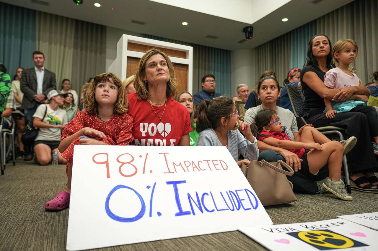 Austin ISD prepares for consequential school closure vote. Here's what ...