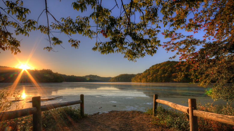 Just Beyond Nashville Is Tennessee's Immaculate Lake Offering An Urban ...