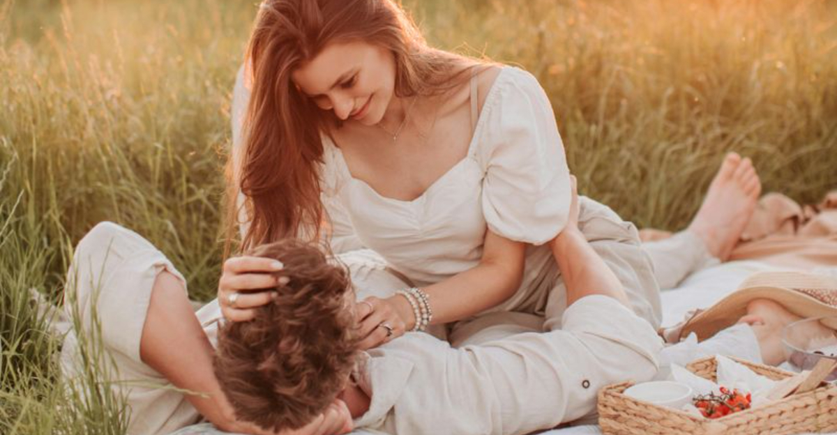 9 Behaviors Women Show That Make Men Feel Needed Without Being Needy