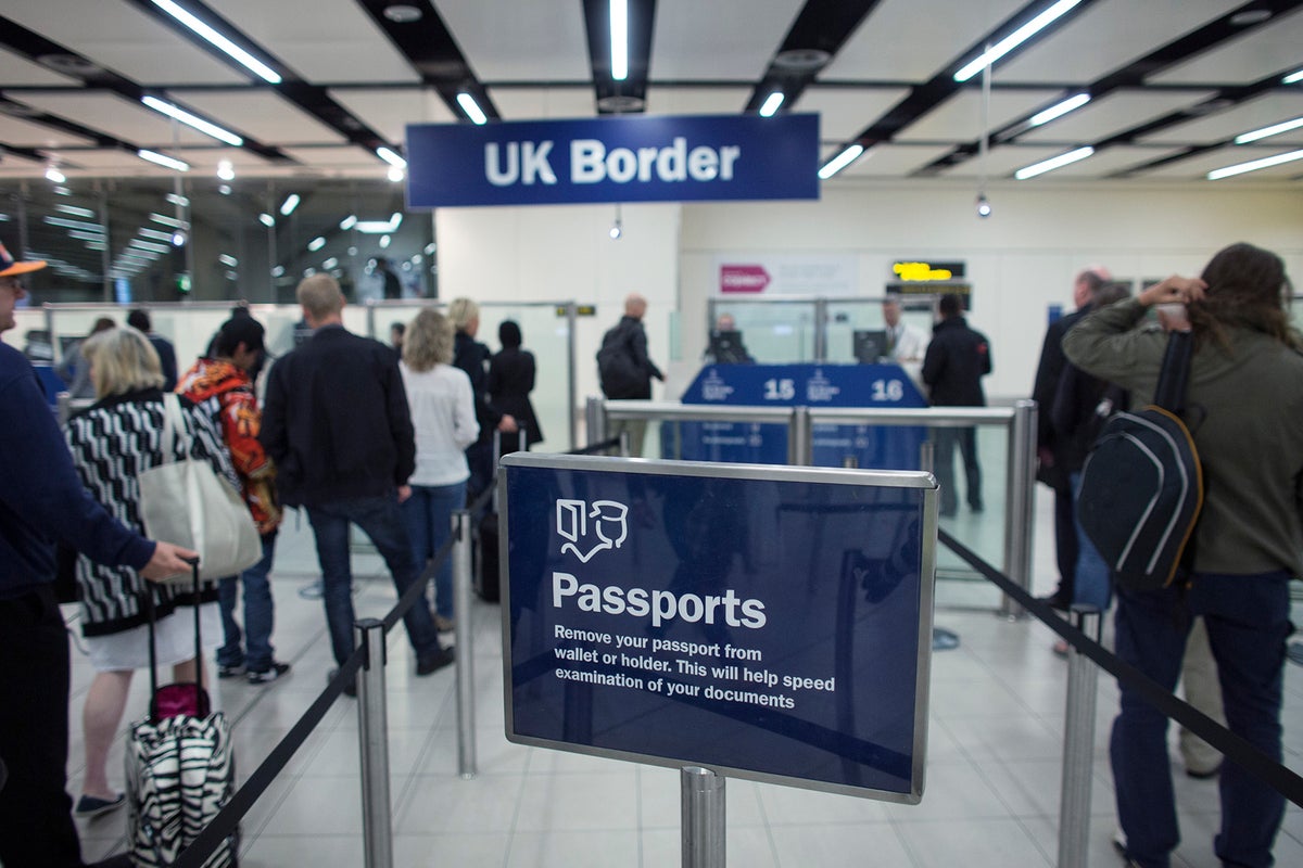 Dual citizen Brits soon required to have a UK passport to return