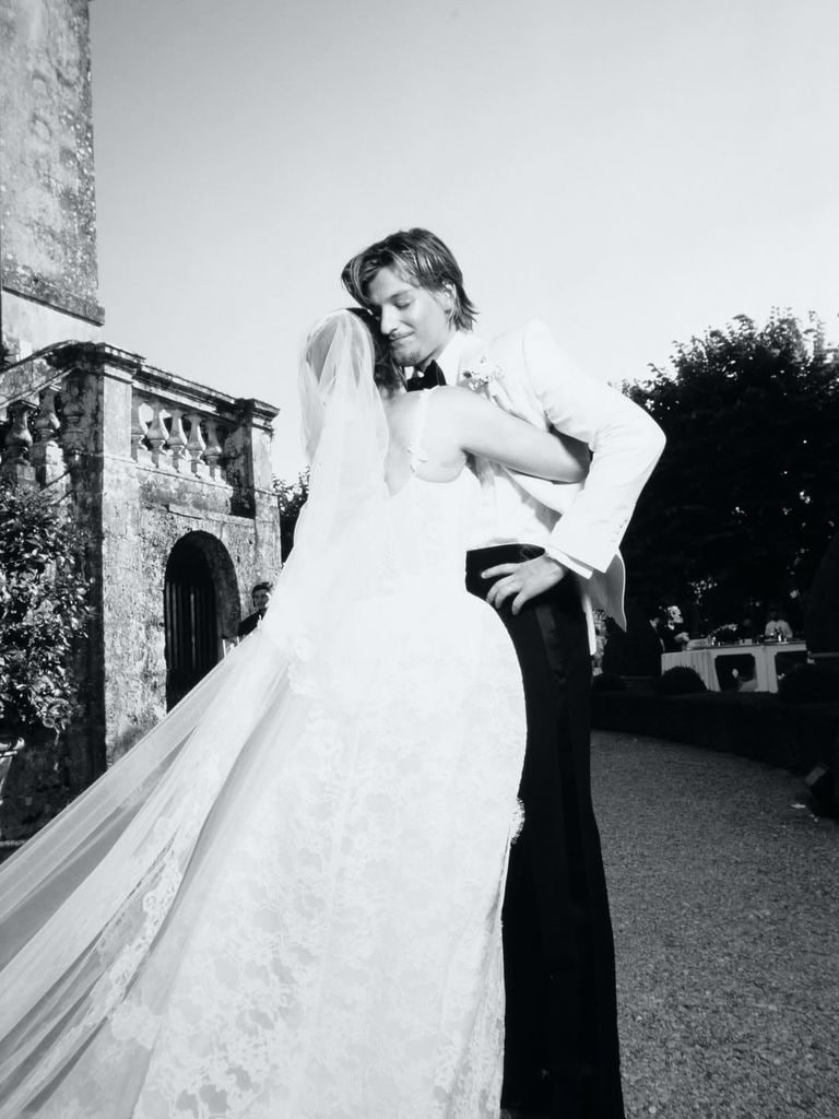 Millie Bobby Brown estalla por las críticas a su marido, Jake Bongiovi ...