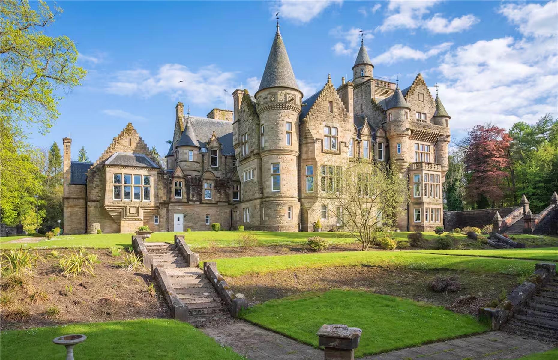 7 real-life fairytale castles people actually live in