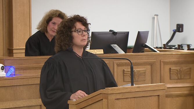 Maria Spahr sworn in as South Central District Court Judge