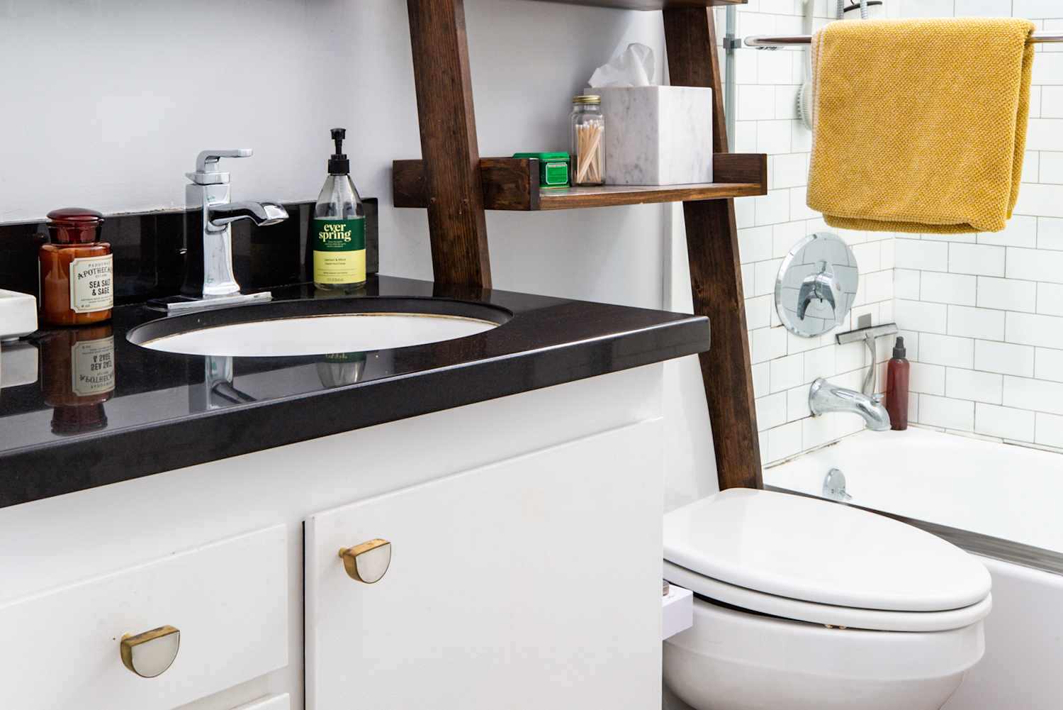 Why You Should Put a Kitchen Utensil Holder in Your Bathroom