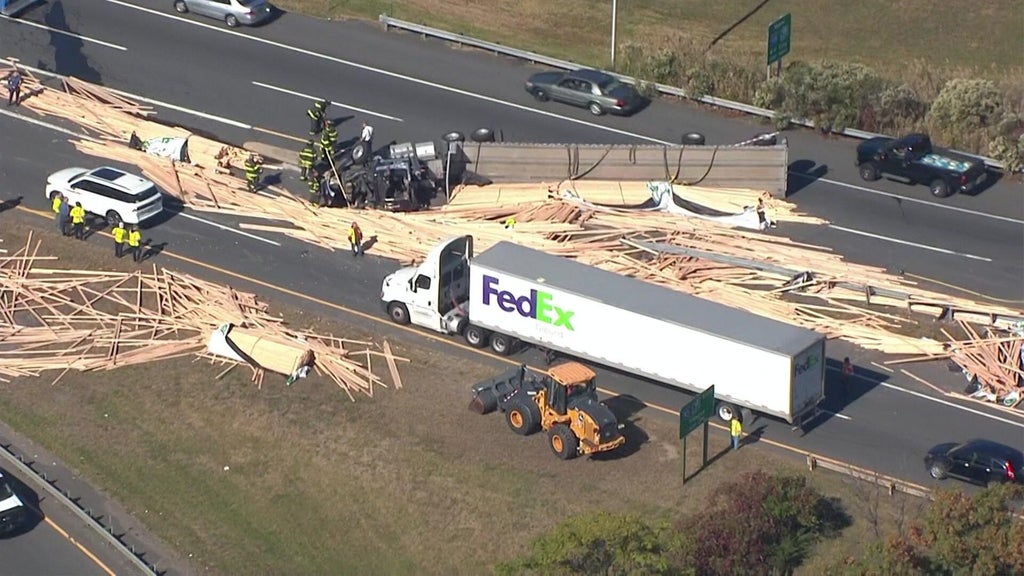 Video shows lumber spilled all over NJ Turnpike entrance ramp in Edison