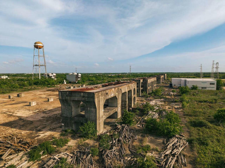 Defunct bayside power plant could become fresh water solution
