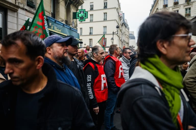 "Merlin, Merlin, arrête ton baratin": inquiets pour leur avenir, des ...