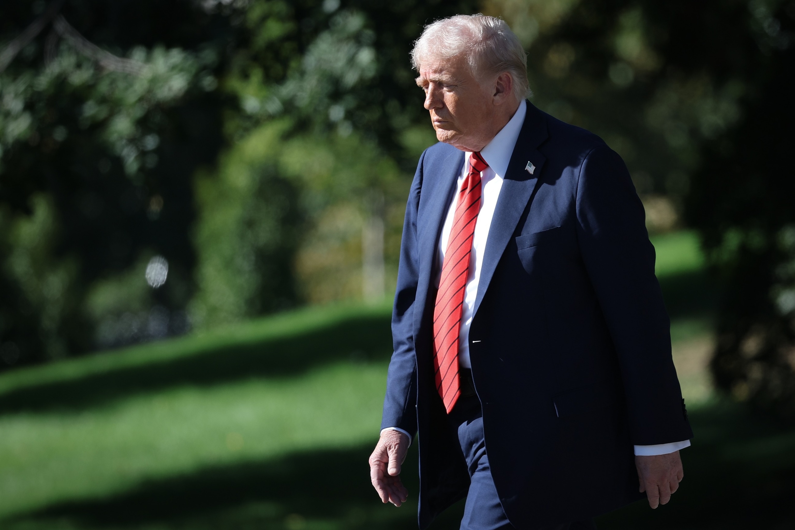 Trump announces 100% tariff on Chinese imports, after stock market sell-off